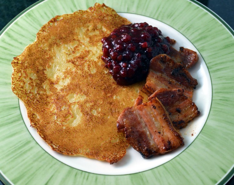 Raggmunk med stekt fläsk – Potato Pancakes with Fried Pork – Taste Of Nord